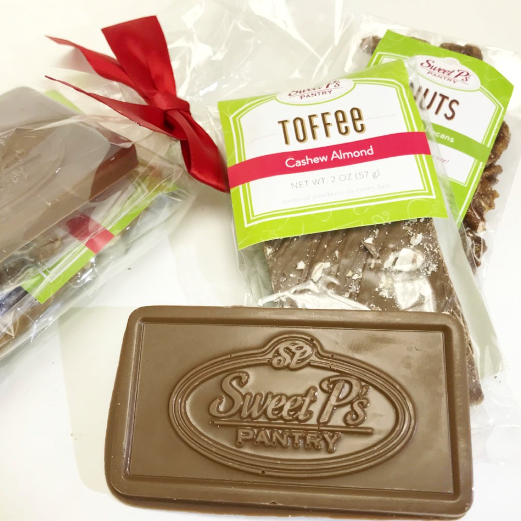 Small Treats Gift Bag – Toffee, Nuts, & Chocolate for Every Occasion ...